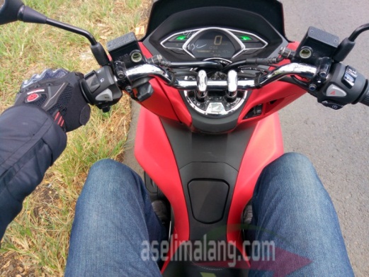 Nggak bisa starter Honda PCX 150 meski sudah tekan tuas rem? Ini ...