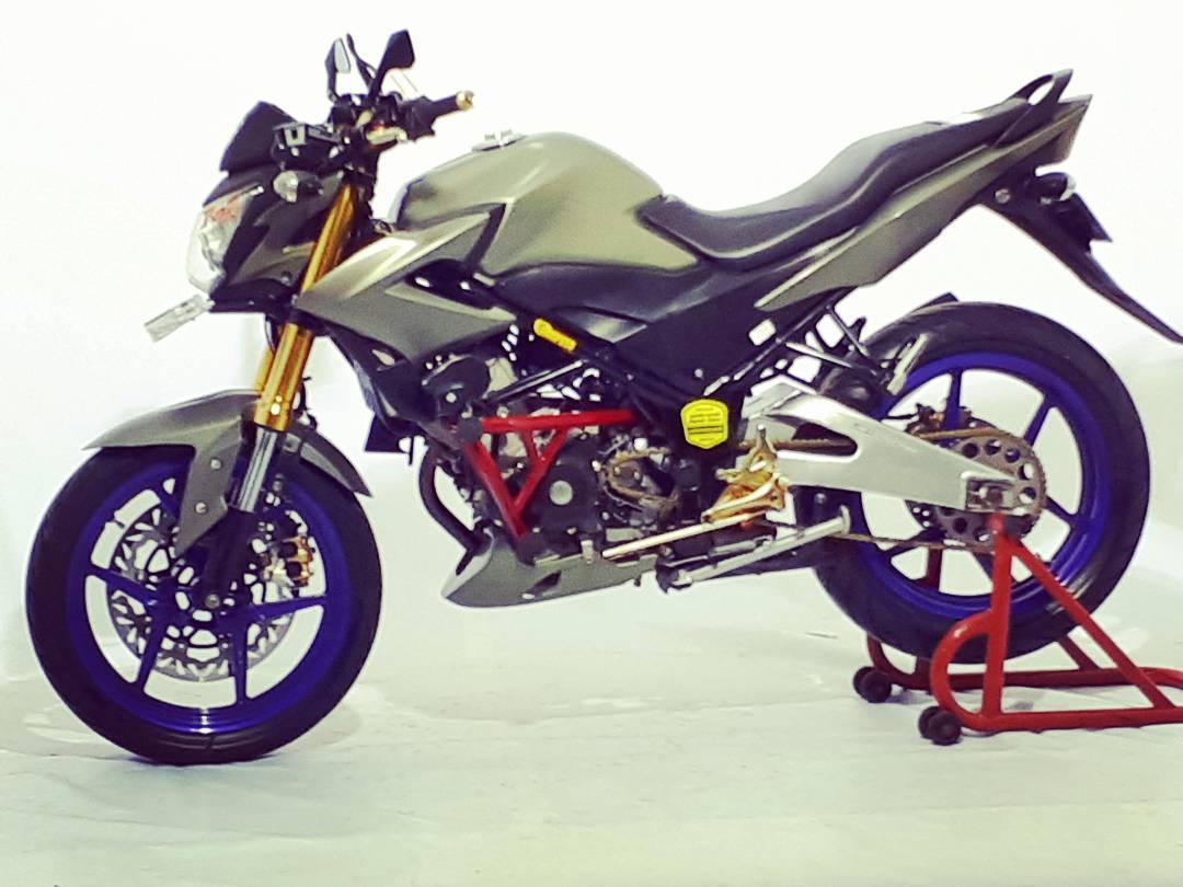 Modifikasi Honda New CB150R ala CB Exmotion | sekedar coretan