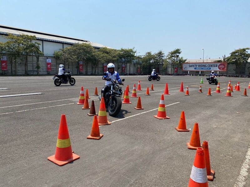 Kiat #cariaman berkendara pas nunggang motor gede | sekedar coretan