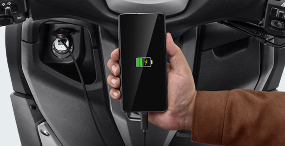 Fitur electric power socket, jawaban Yamaha terhadap kebutuhan pengguna ...